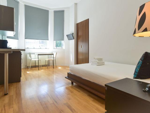Flat 5, 173 Holland Park Avenue W11, Studio to rent, £1,668 pcm | PrimeLocation