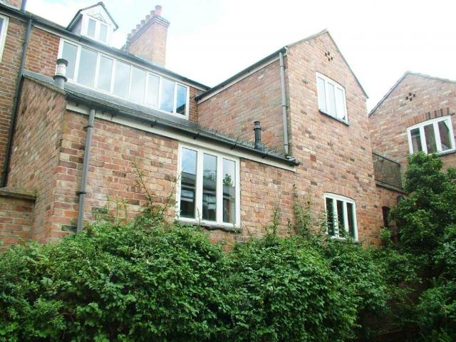 Flat 5, 224 North Sherwood Street. 2 bed flat to rent £1,231 pcm £284 pw