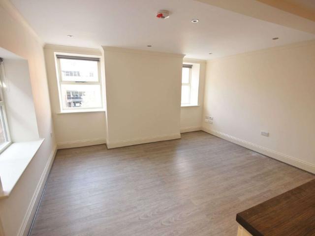 Flat 5, 8 St James Row, S1 2EU