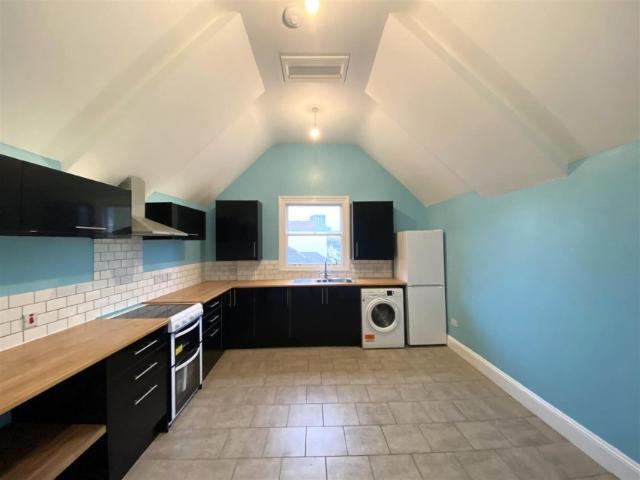 Flat 5, Celine Apartments, Braggs Lane,, Bristol, BS2 0EB, 2 bedroom, Flat/Apartment
