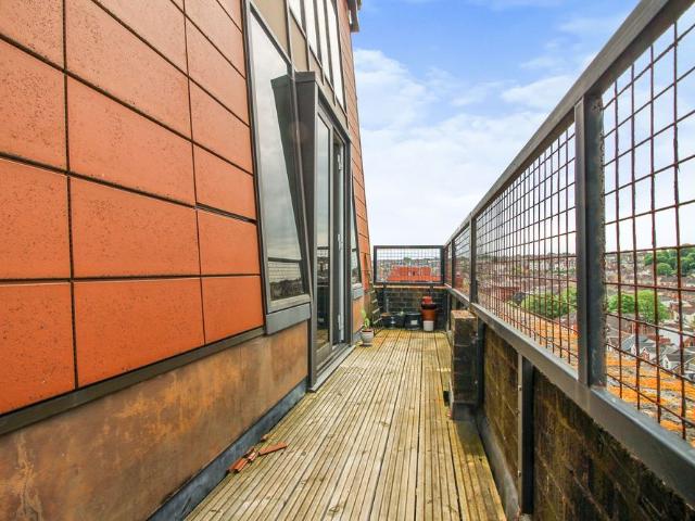 Flat 5, Bridge House, 1 Farnsby Street, Swindon, SN1