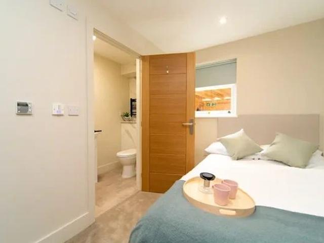 Flat 5 Studio