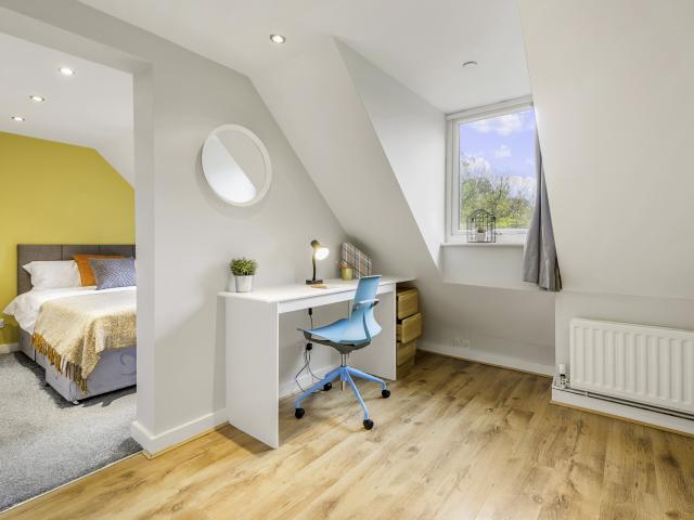 Flat 5, V2 VICTORIA TERRACE Leeds LS3 1BX