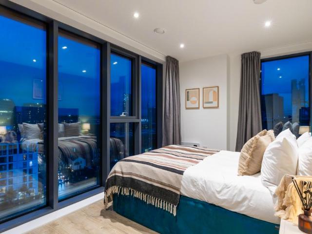 Flat 605, Swan Street House, Swan Street 2 bed flat to rent £1,471 pcm £339 pw