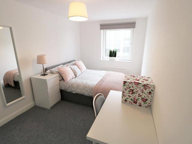 Flat 61, 205 Clarendon Road, Leeds. 3 bed flat to rent £1,629 pcm £376 pw