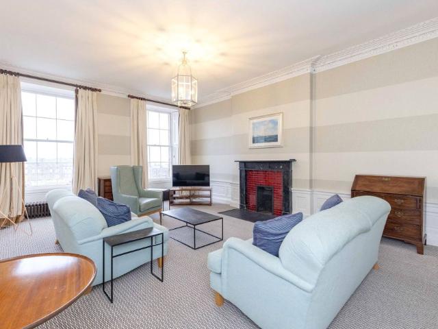FLAT 6 3f2, 6 Howe Street