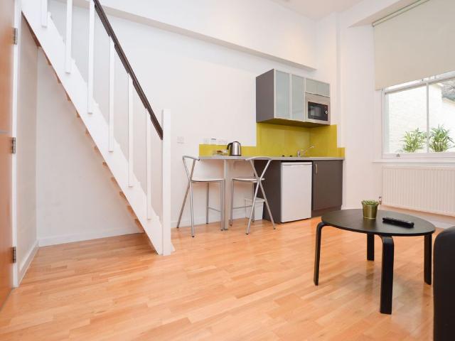 Flat 6, 1 Princes Square, Bayswater W2, Studio to rent, £1,668 pcm | PrimeLocation