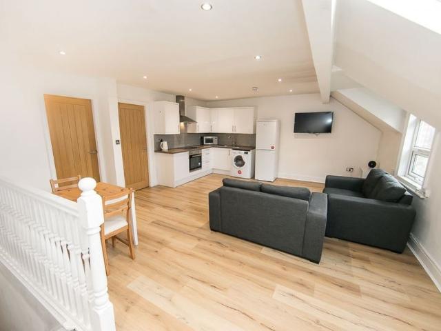 Flat 6, 27 Richmond Road, Headingley, Leeds