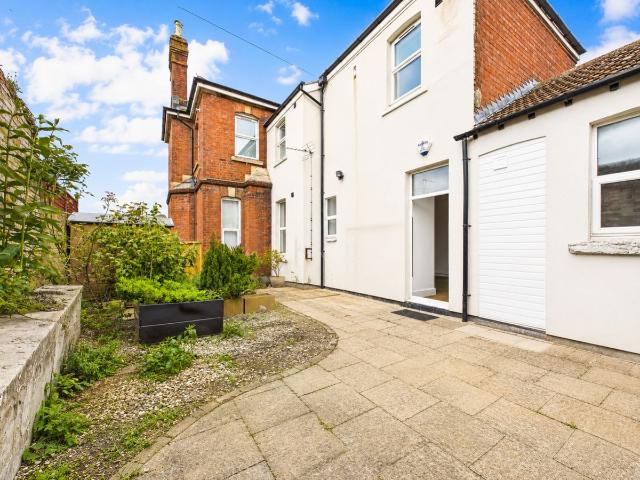 Flat 6 7/9 Hilborough Road, Tuffley, Gloucester GL4, 1 bed flat to rent, £900 pcm | PrimeLocation