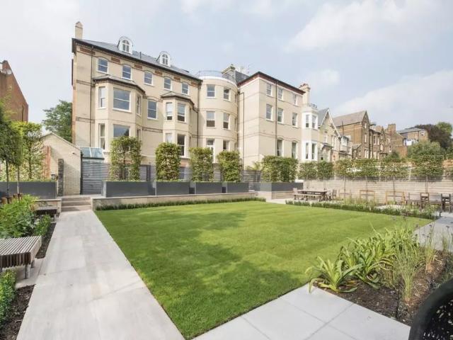 Flat 6, Arkwright Road, Hampstead, NW3 4 bed flat to rent £16,250 pcm £3,750 pw