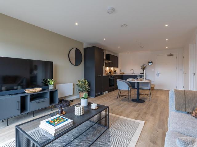 Flat 6, Hairpin House, Bradford. 1 bed flat to rent £1,050 pcm £242 pw
