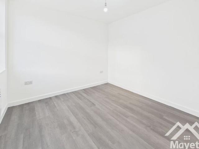 Flat 6 The Mews, Eanam Old Road, Blackburn. BB1 5BY
