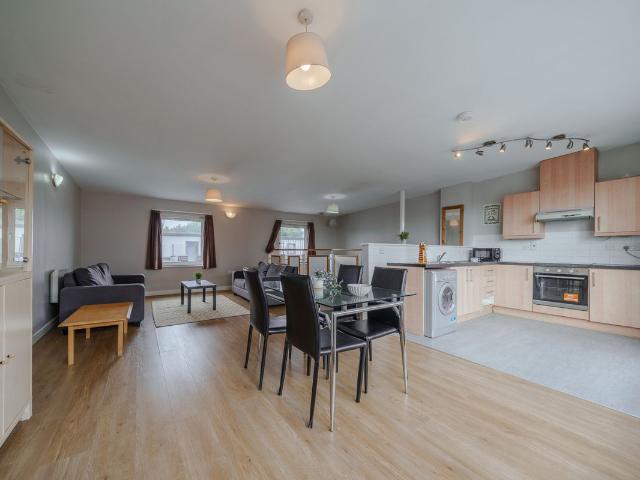 Flat 71, Mayfair Court, Manchester M14, 3 bed property to rent, £802 pppm | PrimeLocation