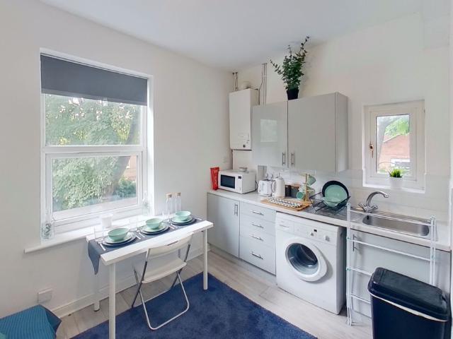 Flat 7, 122 Foxhall Road, Forest Fields, Nottingham NG7, 2 bed shared accommodation to rent, £1,127 pcm | PrimeLocation
