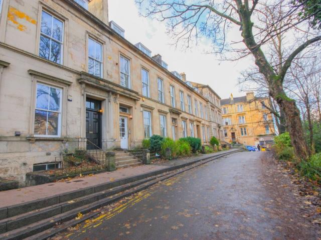 Flat 7, 4 Belgrave Terrace, Glasgow G12, 2 bed flat to rent, £1,350 pcm | PrimeLocation