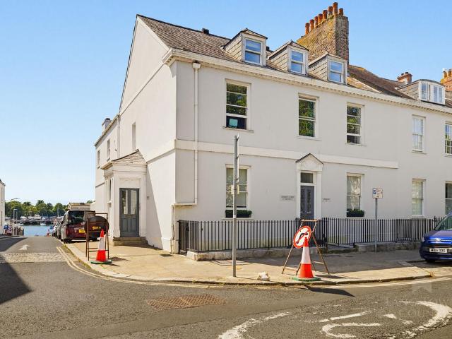 Flat 7, Admiralty Court, Plymouth PL1, 2 bed flat to rent, £1,000 pcm | PrimeLocation