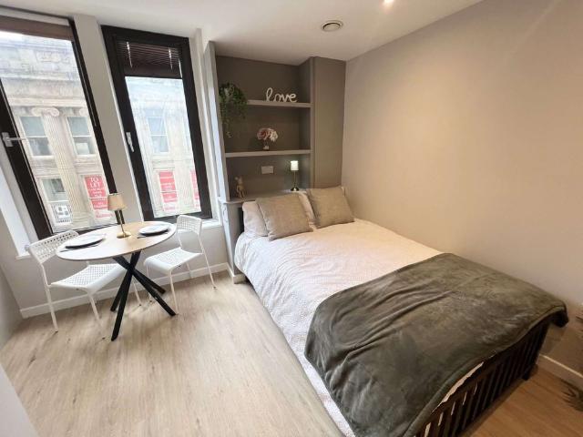 Flat 7, Gladstone Buildings, 1 St James Row, S1 2EU