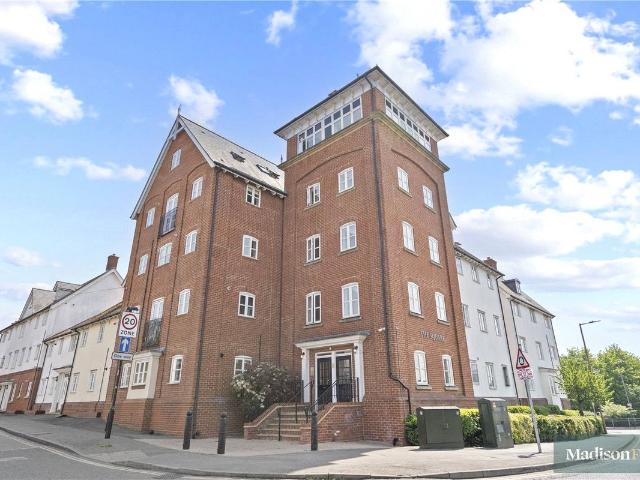 Flat 7 The Square, Hart Street, Brentwood CM14, 2 bed flat to rent, £1,800 pcm | PrimeLocation