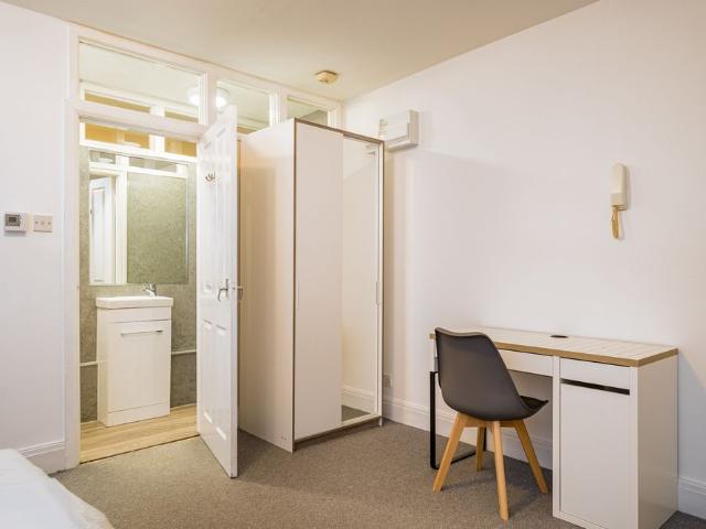 Flat 7A, 16 Clarendon Road, LS2 9NN, Leeds