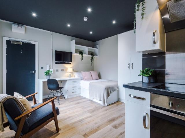 Flat 8, 160 Upper New Walk, Leicester LE1, Studio to rent, £910 pppm | PrimeLocation