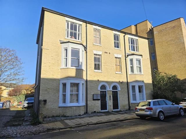 Flat 8, 2 4 Norwich Street, Cambridge CB2, 1 bed flat to rent, £1,700 pcm | PrimeLocation