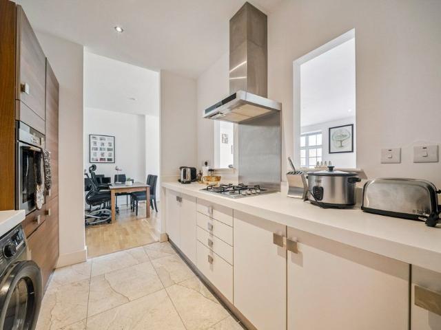Flat 8, 75 Logie Green Road