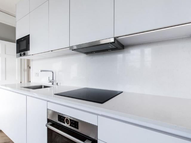 at London, Flat 8 89 Gloucester Place. 1 bed flat to rent £2,850 pcm £658 pw