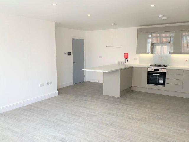 Flat 8 West Manor, 4, George Street West, Luton LU1, 2 bed flat to rent, £1,350 pcm | PrimeLocation
