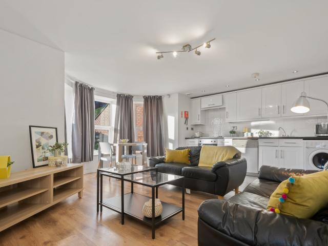 Flat 8, V3 VICTORIA TERRACE Leeds LS3 1BX