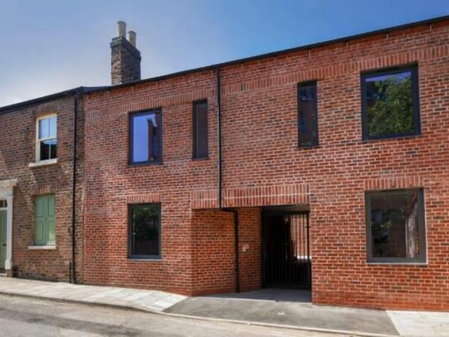 Flat 9, Crescent Court off Blossom Street
