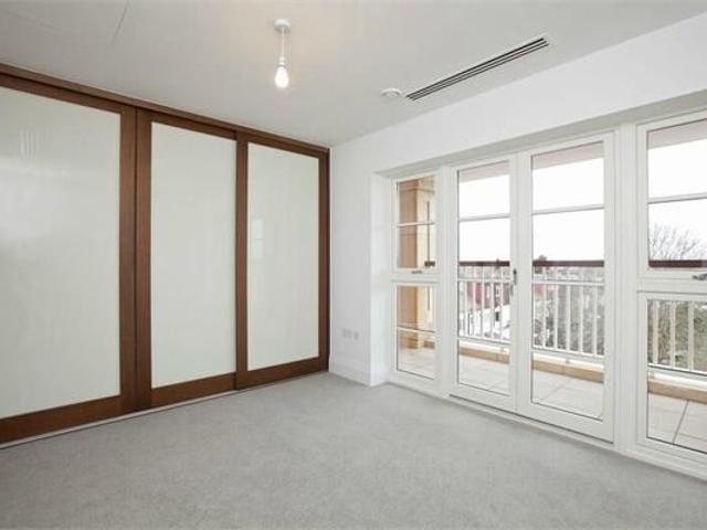 Flat 9, Hurley Court, 953 High Road, London N12, 2 bed flat to rent, £2,400 pcm | PrimeLocation