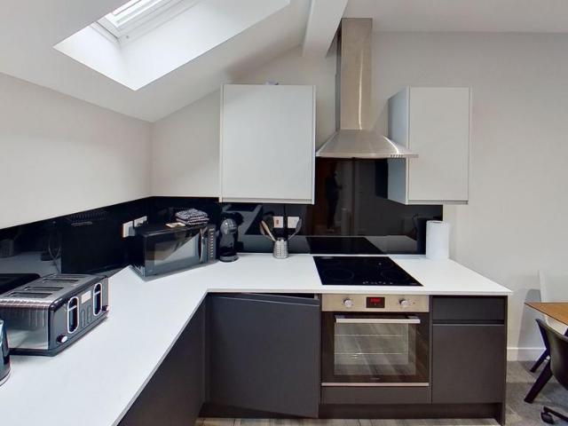 Flat 9, The Printworks, 29 Lake. 2 bed flat to rent £1,473 pcm £340 pw
