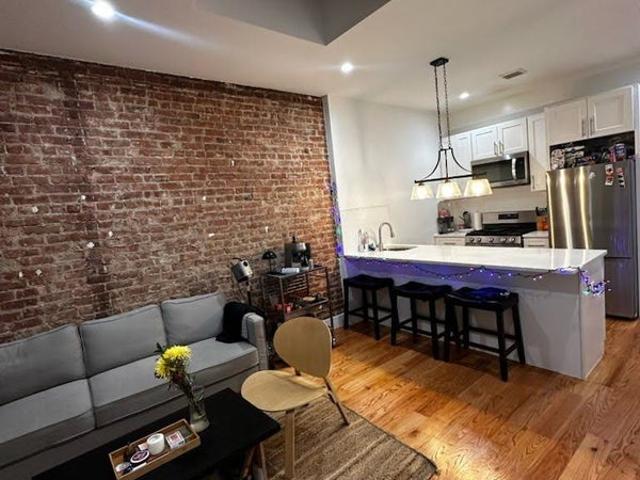 Flatbush Room available in 4bd/2ba Washer/Dryer