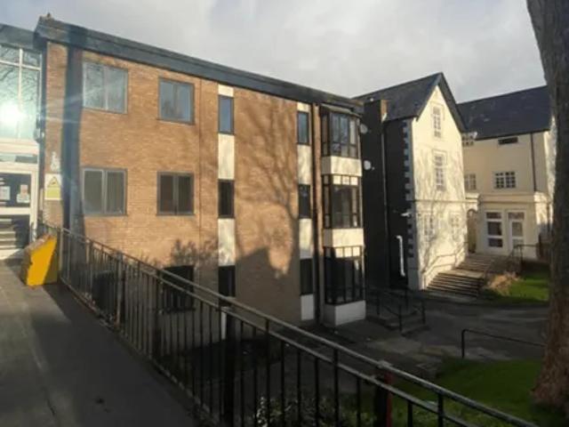 Flats 12A 24, 28 39 Thorburn Road, New Ferry, CH62 1EZ, United Kingdom | 1 bed apartment for rent #165778139 | Rentberry