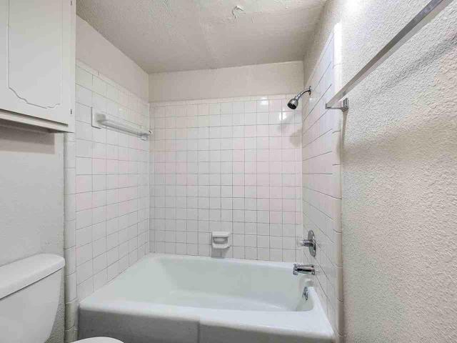 Flats @ 139 1 Bedroom Apartment for Rent at 139 N Garnett Rd, Tulsa, OK 74116
