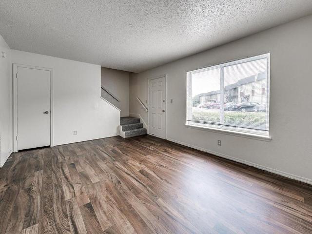Flats @ 139 1 Bedroom Apartment for Rent at 139 N Garnett Rd, Tulsa, OK 74116