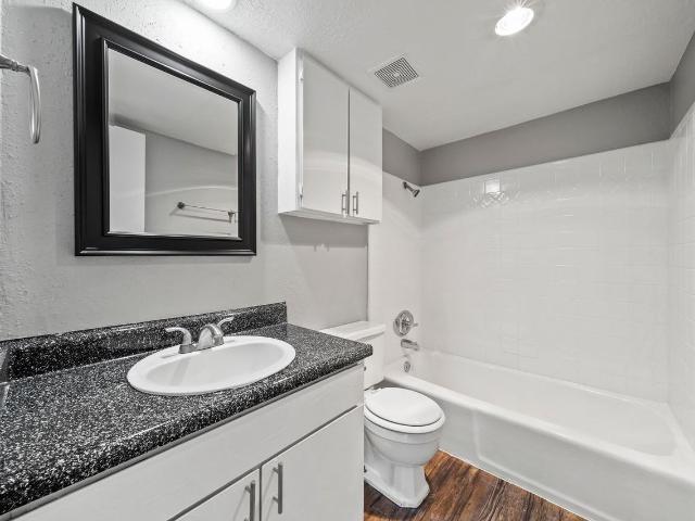 Flats @ 139 1 Bedroom Apartment for Rent at 139 N Garnett Rd, Tulsa, OK 74116