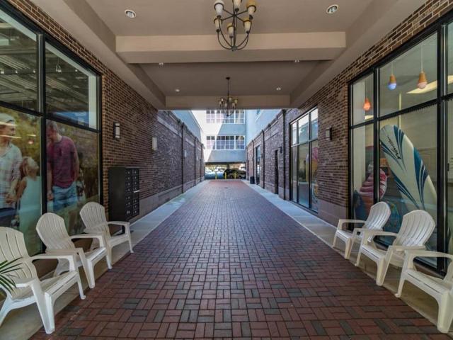Flats at West Broad Village 1 Bedroom Apartment for Rent at 3930 Wild Goose Ln, Glen Allen, VA 23060