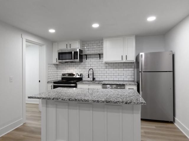 Flats at Beaumont Studio Apartment for Rent at 2170 Fort Harrods Dr, Lexington, KY 40513 Harrods Hill