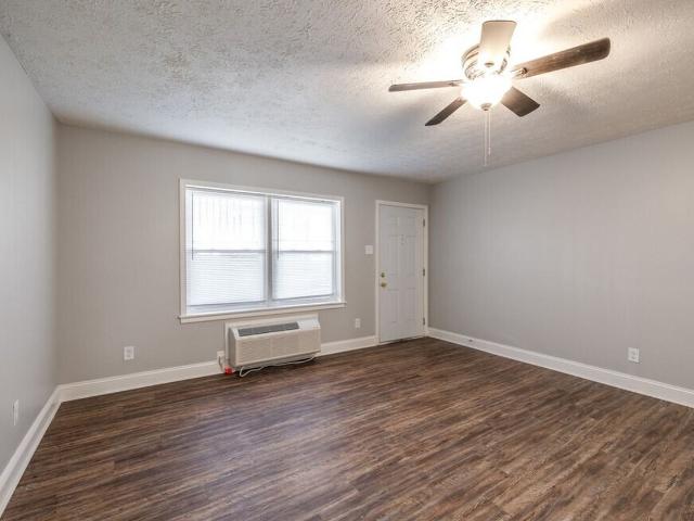Flats at Fontaine Studio Apartment for Rent at 2200 Dinsmore Dr, Lexington, KY 40502