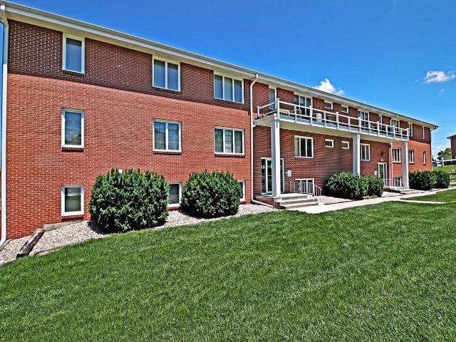 Flats on 75th 2 Bedroom Apartment for Rent at 1340 S 75th St, Omaha, NE 68124 Cornish Heights
