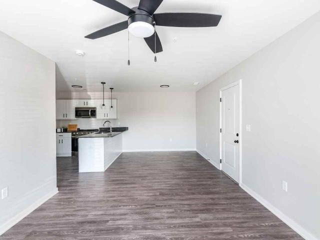 Flats on 10th 2 Bedroom Apartment for Rent at 3300 Schlosser Farm Way, Jeffersonville, IN 47130
