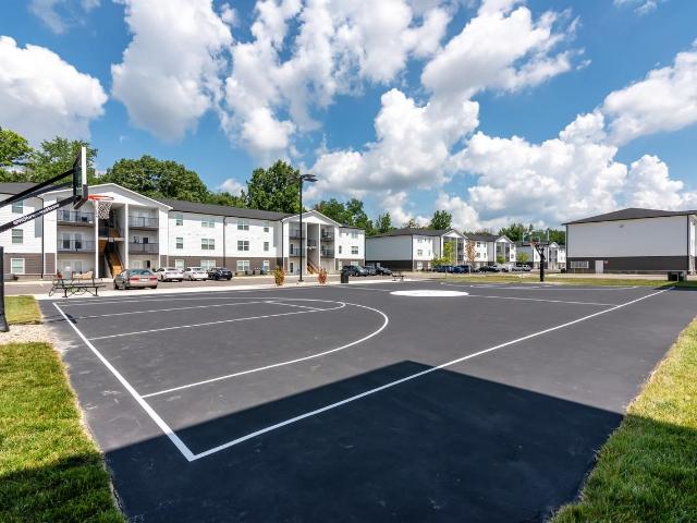 Flats on 10th 2 Bedroom Apartment for Rent at 3300 Schlosser Farm Way, Jeffersonville, IN 47130