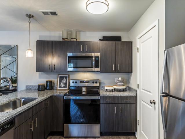 Flats on 10th 2 Bedroom Apartment for Rent at 3300 Schlosser Farm Way, Jeffersonville, IN 47130