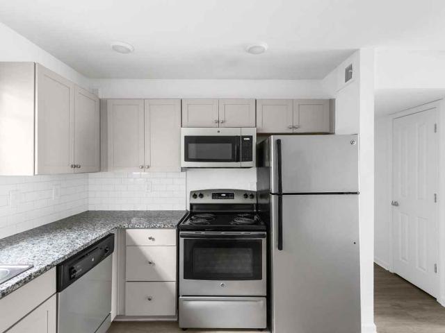 Flats on 15th Studio Apartment for Rent at 1322 15th Ave S, Birmingham, AL 35205 Five Points South