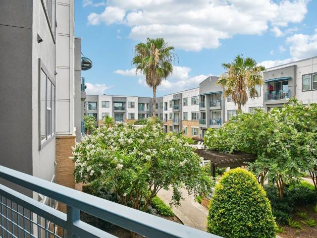 Flats on Tanglewilde 1 Bedroom Apartment for Rent at 2630 Tanglewilde St, Houston, TX 77063 Woodlake Briar Meadow