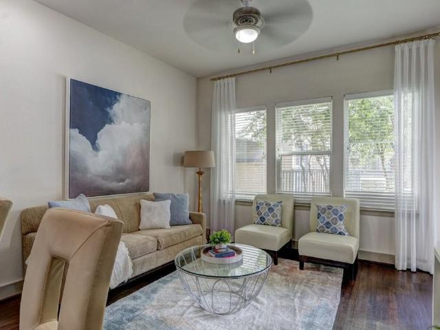 Flats on Tanglewilde 2 Bedroom Apartment for Rent at 2630 Tanglewilde St, Houston, TX 77063 Woodlake Briar Meadow