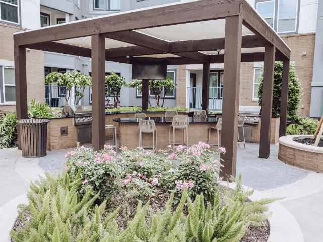 Flats on Tanglewilde 2 Bedroom Apartment for Rent at 2630 Tanglewilde St, Houston, TX 77063 Woodlake Briar Meadow