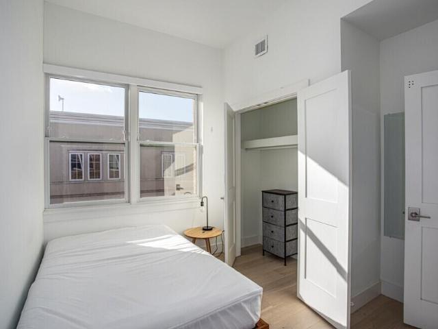 Flats on the Hill 6 Bedroom Apartment for Rent at 529 G St Se, Washington, DC 20003 Capitol Hill
