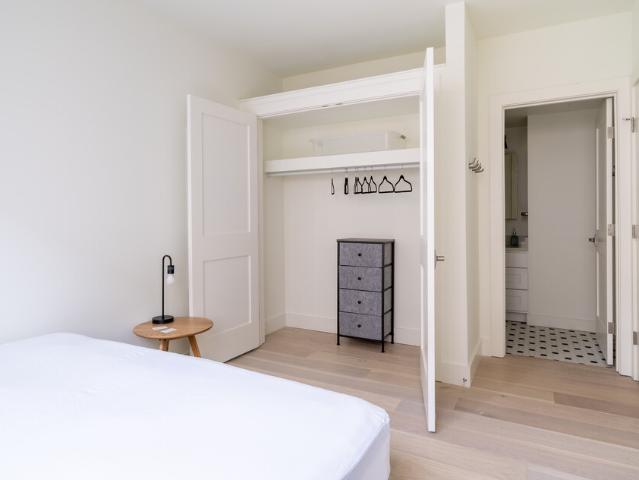 Flats on the Hill 6 Bedroom Apartment for Rent at 529 G St Se, Washington, DC 20003 Capitol Hill